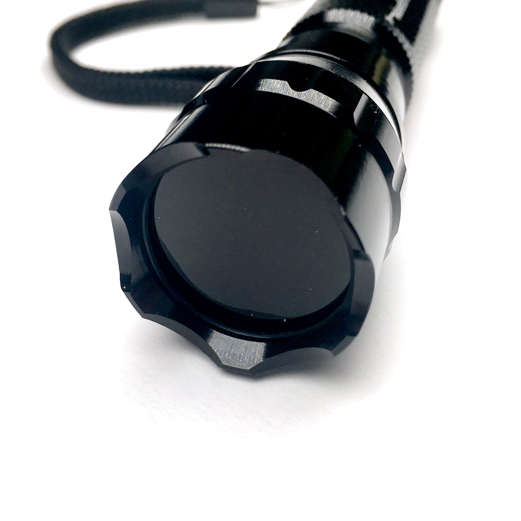 realUV™ LED Flashlight with BLACKOUT™ Filter Technology – Waveform Lighting
